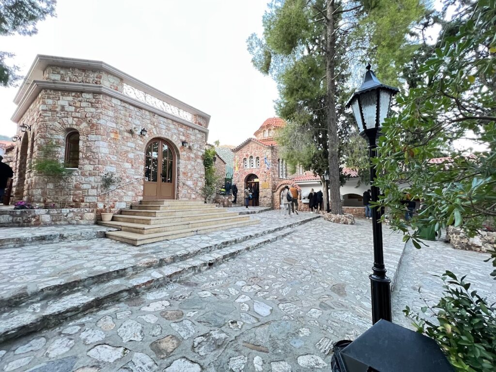Ιερά Μονή του Ευαγγελισμού της Θεοτόκου και Αγίου Εφραίμ Νέας Μάκρης